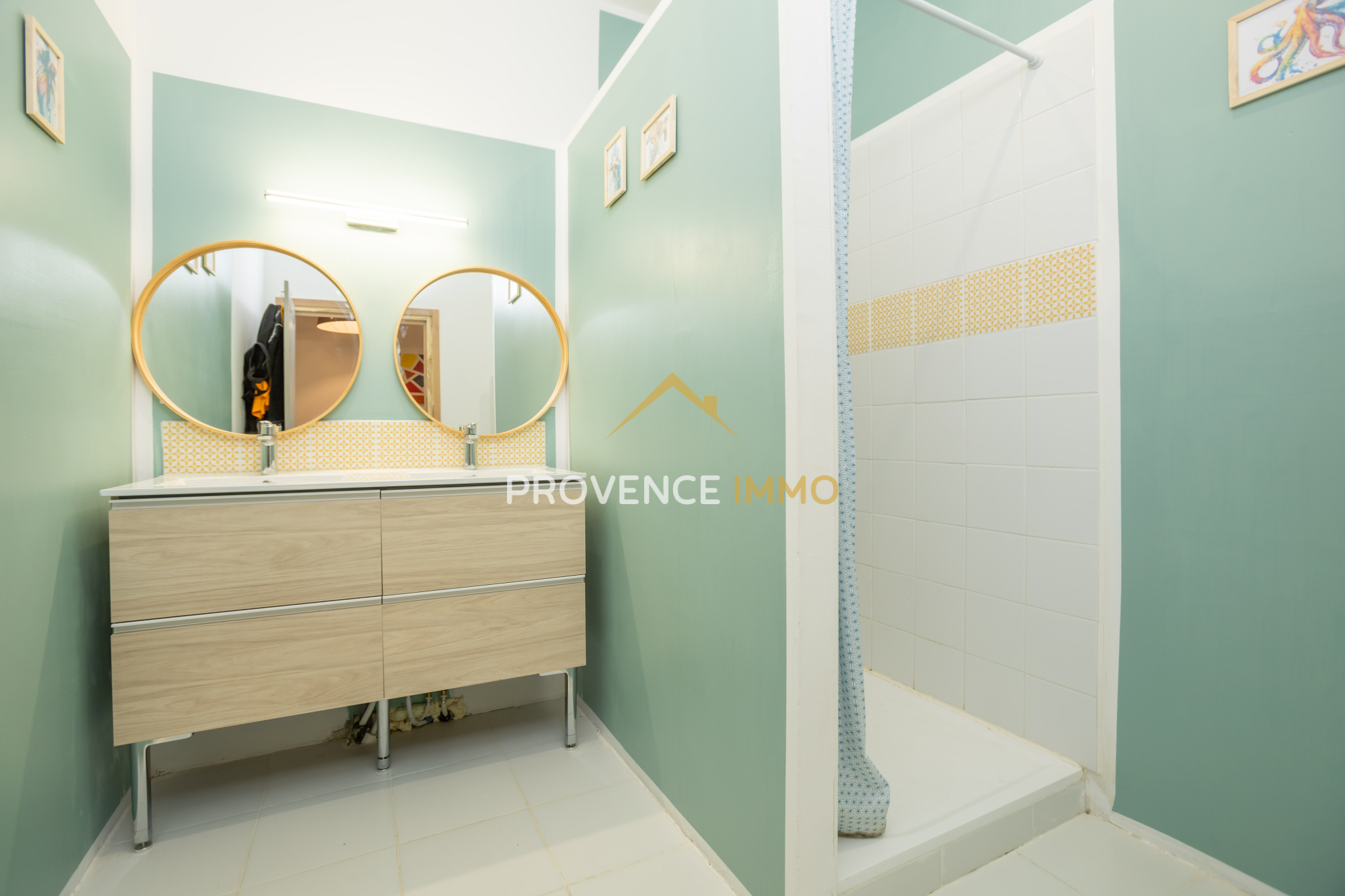 Usage mixte - Maison de ville de 245 m2 totalement rénovée | Réseau ...