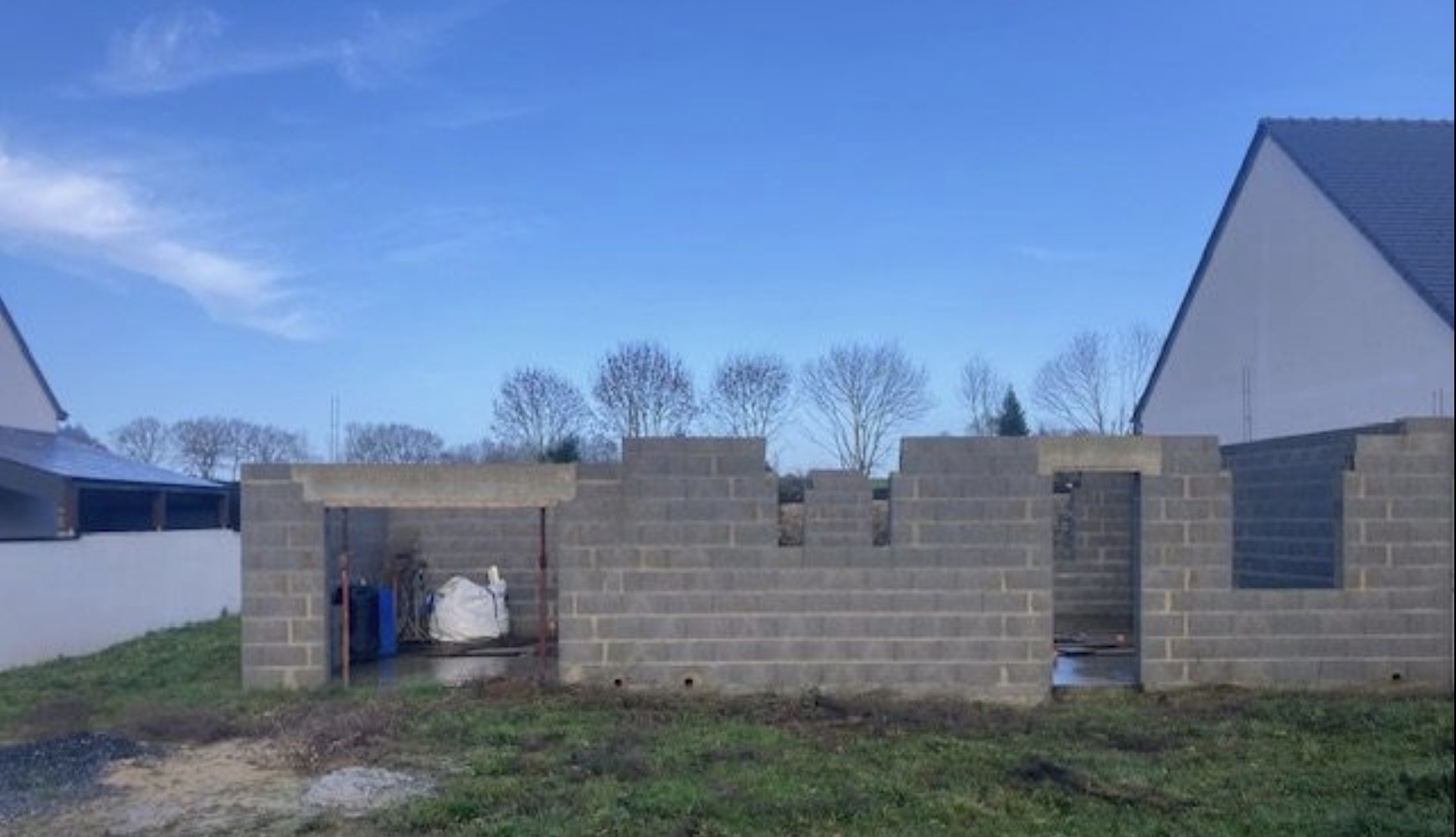 Terrain constructible viabilisé de 464 m² | Réseau Expertimo