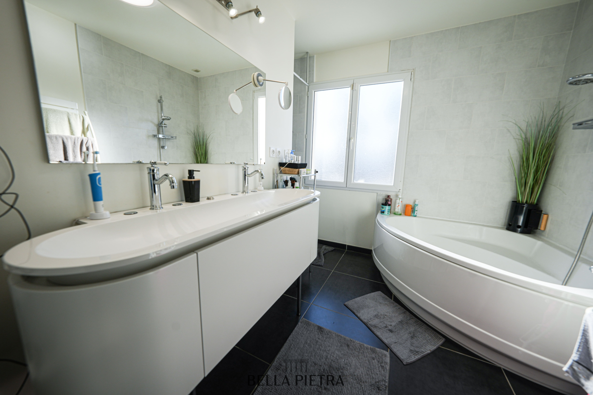 Maison 7 pièces de 203m2 | Réseau Expertimo