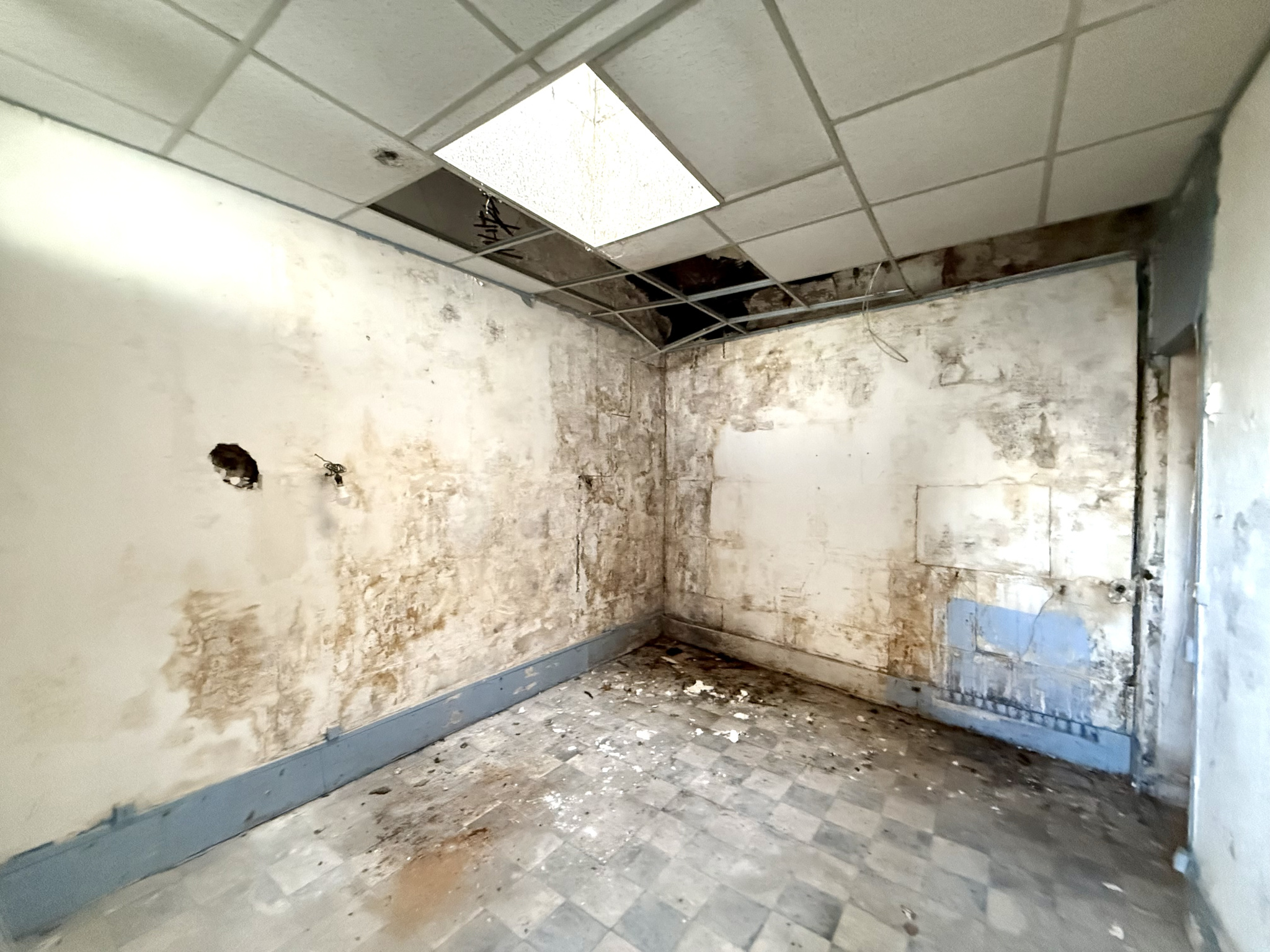 Local commercial avec vitrines | Réseau Expertimo